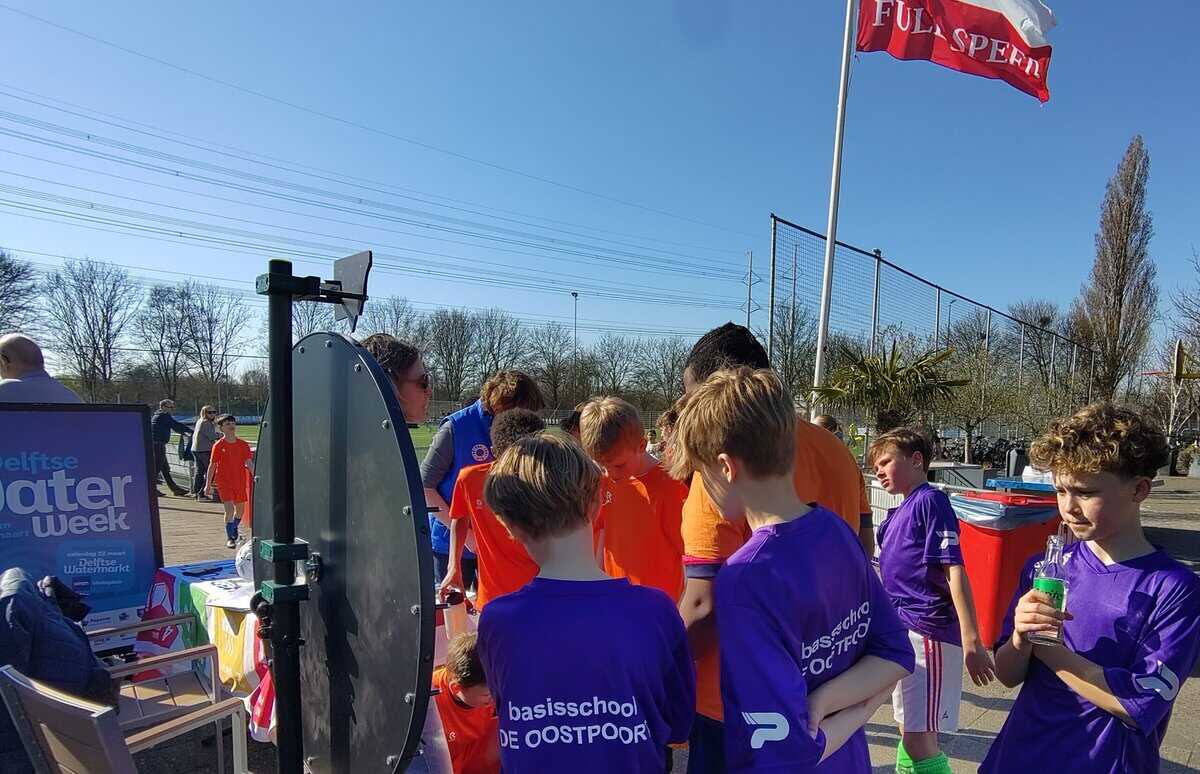 Voetbal en water - Delft4GlobalGoals